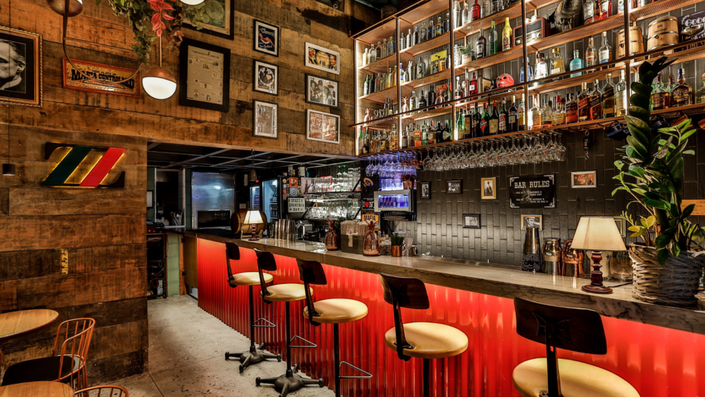 STUZZI GASTROBAR - BT Comunicação